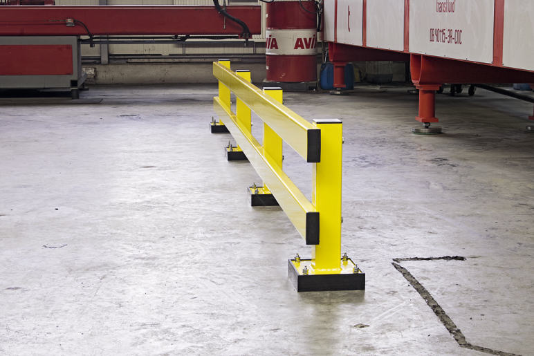 Black Bull Flex Impact Guard Rails | MeshSTOR