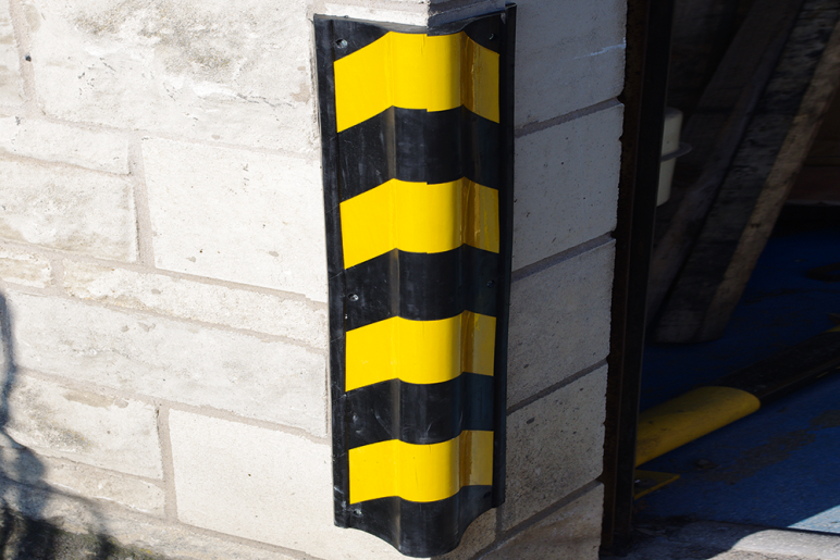 Impact Protection for Corners | MeshSTOR