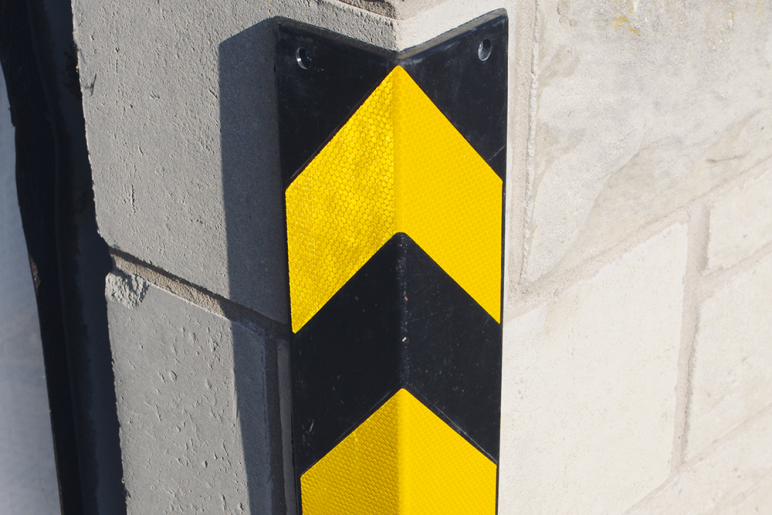 Impact Protection for Corners | MeshSTOR