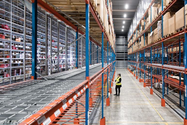 Mesh decks for pallet racking | MeshSTOR