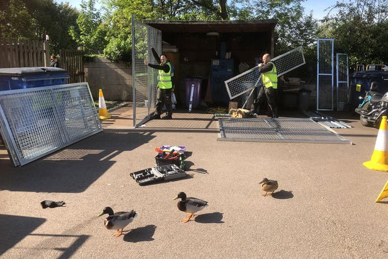 Galvanized cage with roof for gas company | MeshSTOR