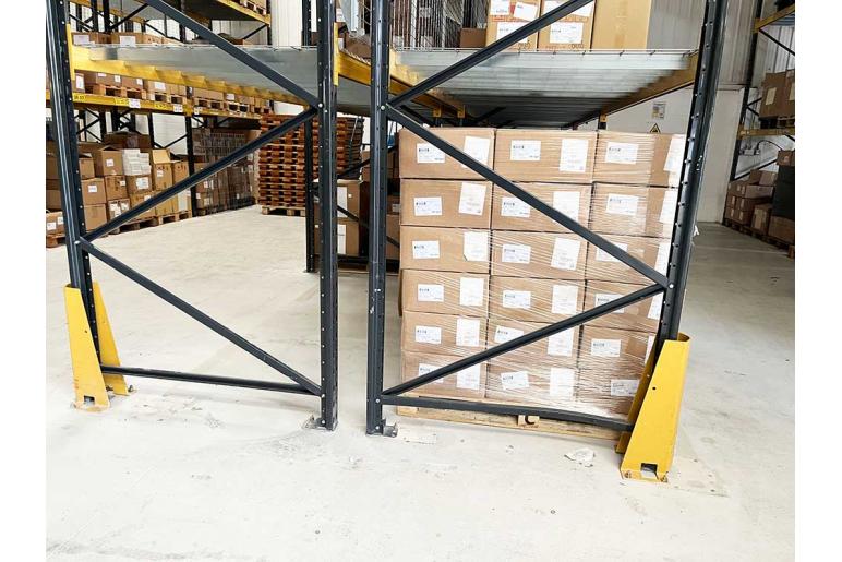 Mesh decks and anti-collapse mesh make your racks safer from items ...