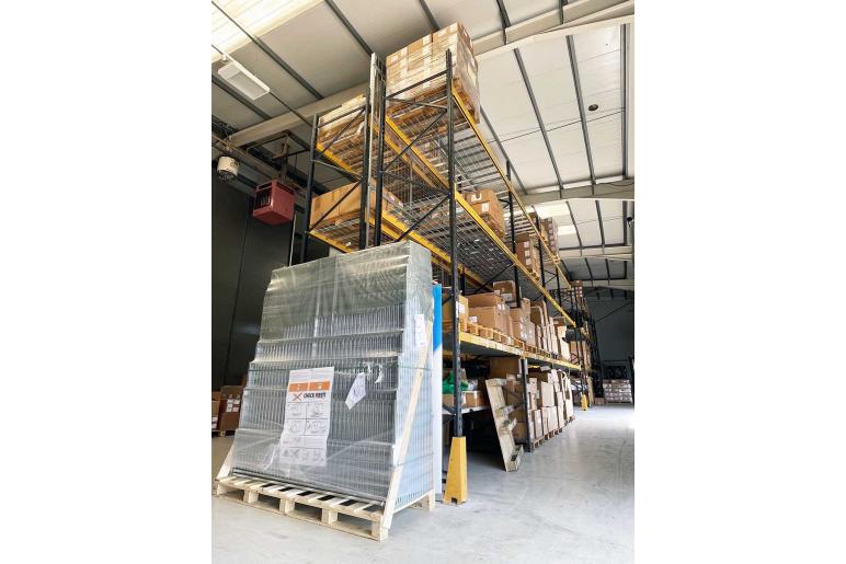 Mesh decks and anti-collapse mesh make your racks safer from items ...