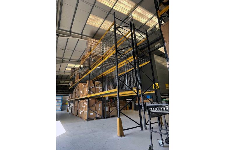 Mesh decks and anti-collapse mesh make your racks safer from items ...